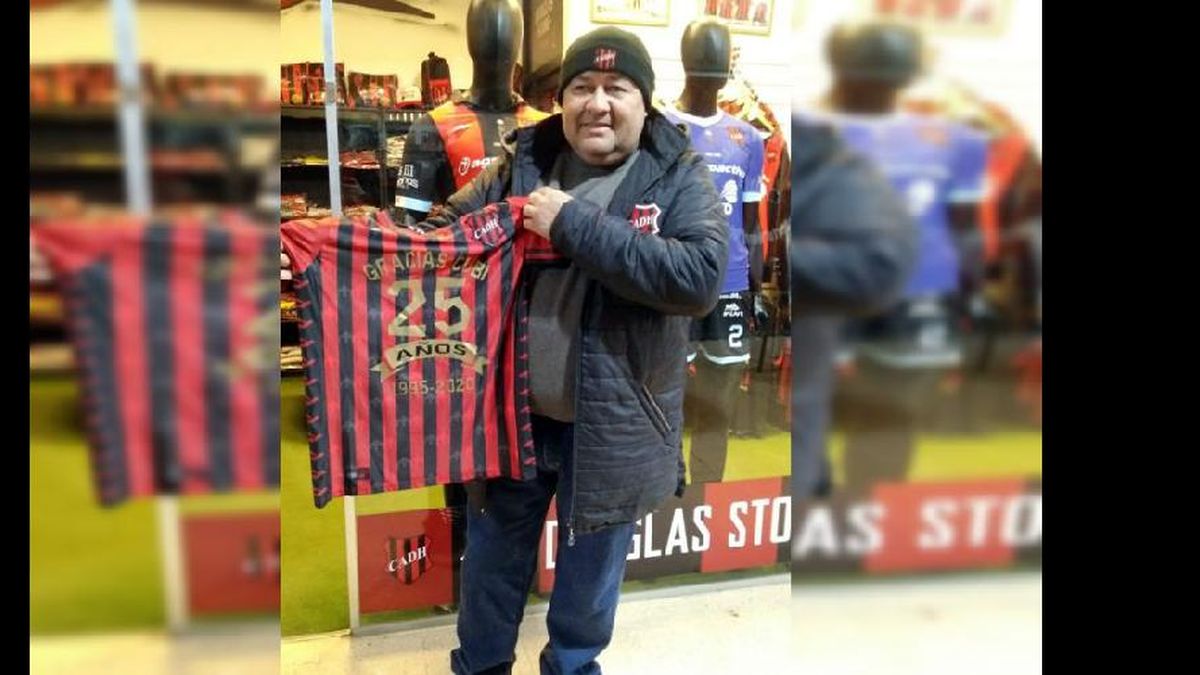 Douglas Haig reconoció la trayectoria del formador de jugadores Juan ...