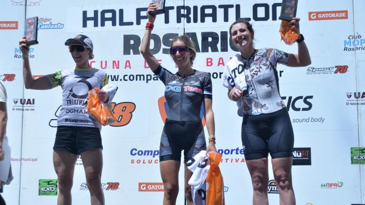 Brenda Bernard triunfó en el Half Triatlón Rosario Cuna de la Bandera