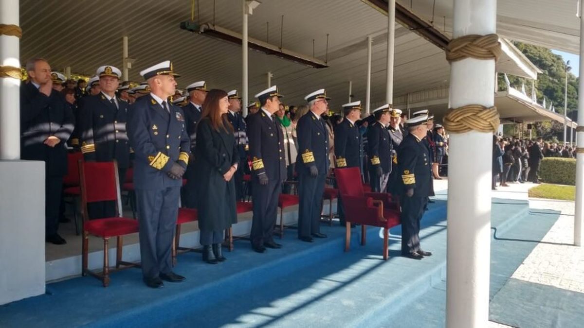 Jura a la Bandera en Zárate: emotiva ceremonia de la Prefectura con ...