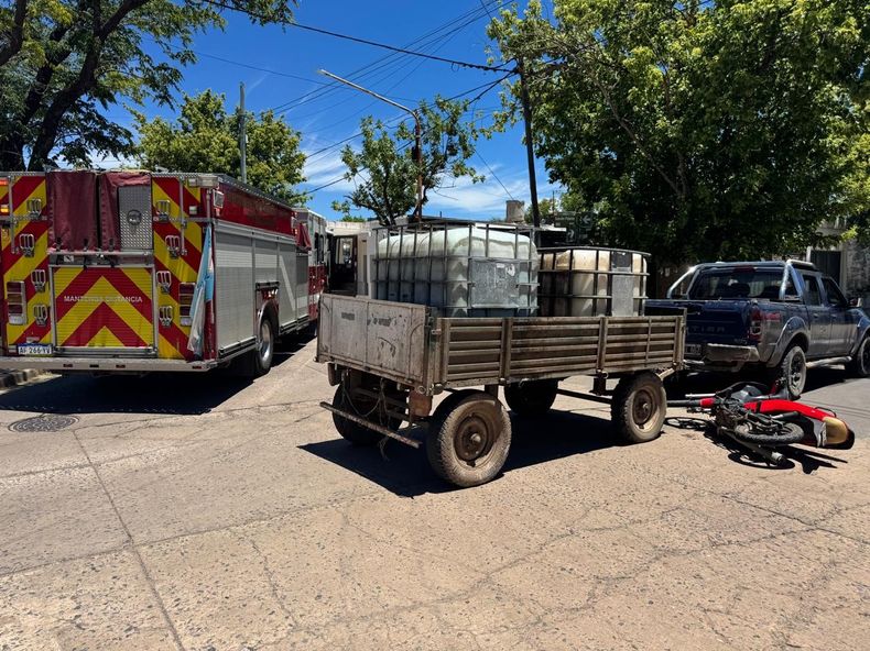 Siniestro vial: una mujer sufrió una fractura tras chocar en moto con ...