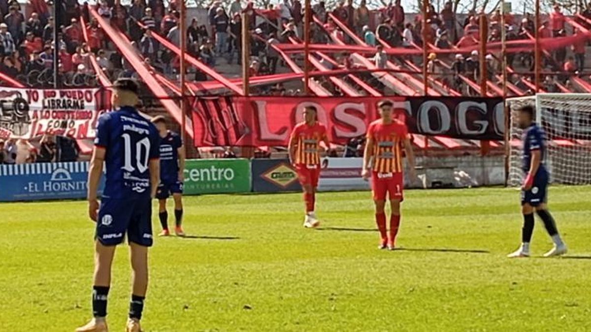 Douglas empató con Boca Unidos y ganó la Zona B de la Reválida