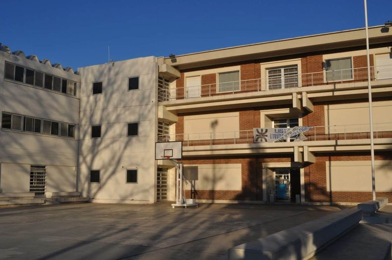 UTN San Nicolás: paro de docentes y nodocentes por salarios y ...